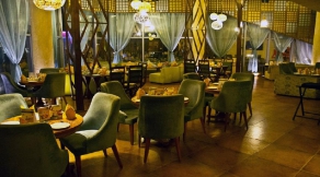 Curry Leaf Moets Restaurant in Defence Colony, Delhi with Prices ...